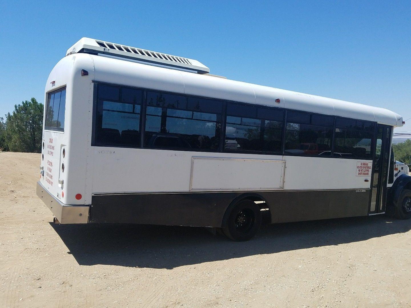1999 International Shuttle bus for sale