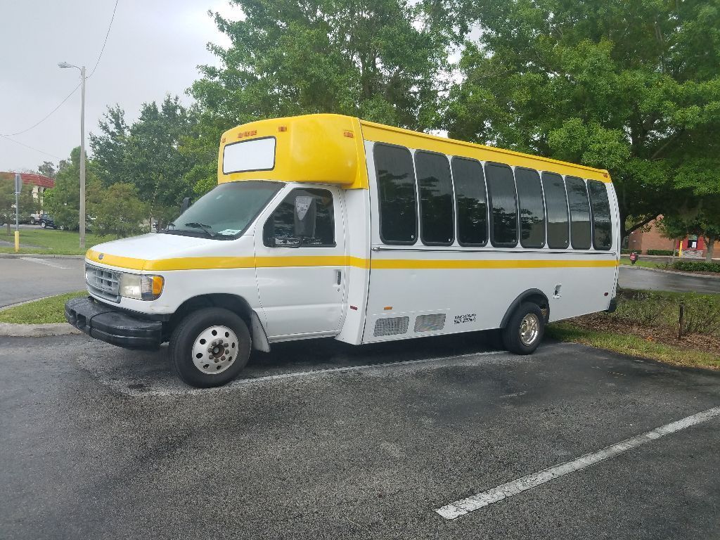 NICE Ford Mini Bus 2003 for sale