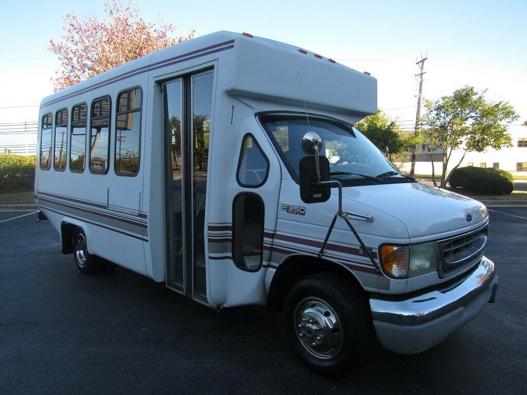 2002 Ford E350 Diamond Coach 20 PASS BUS for sale
