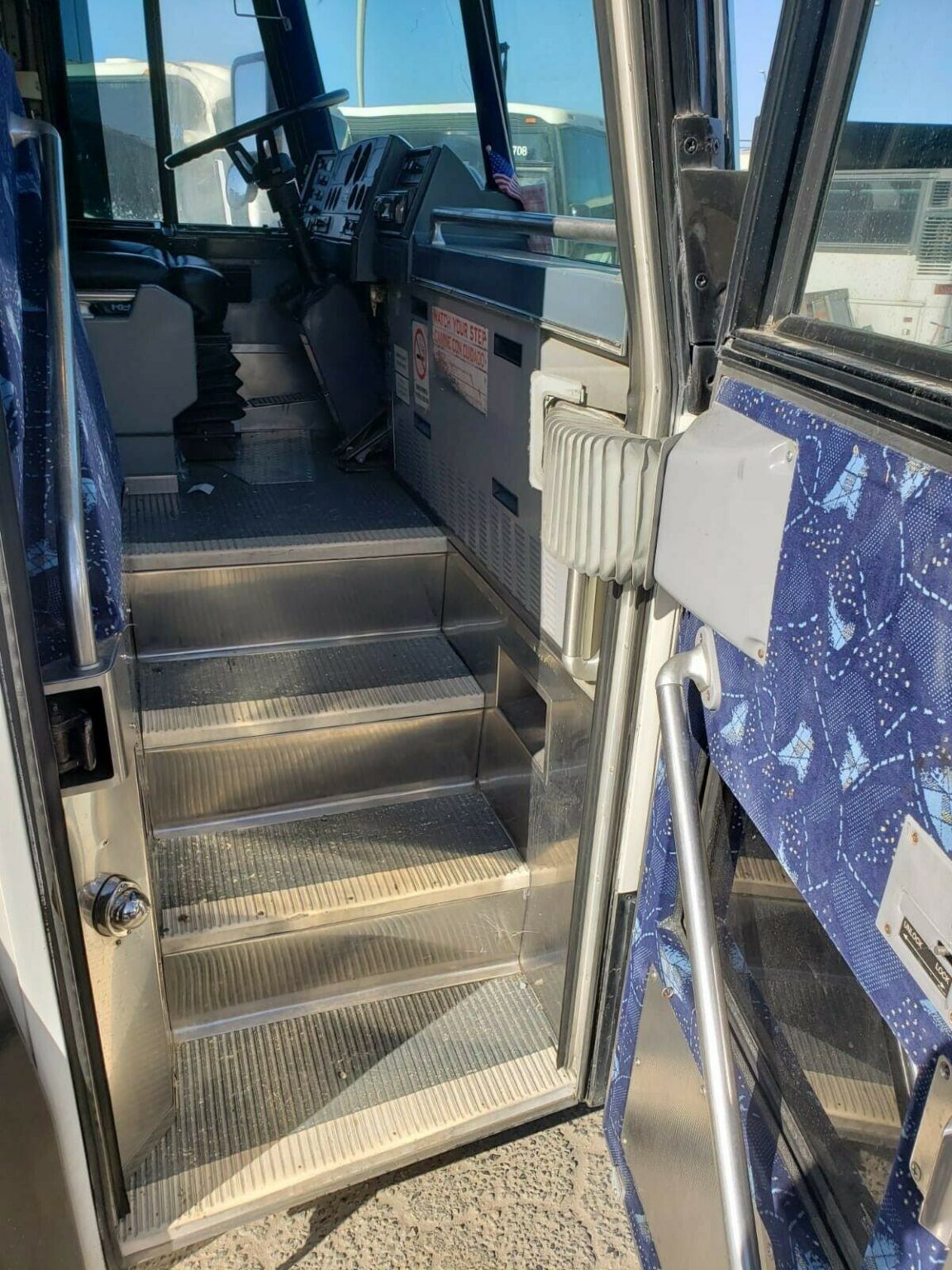 1997 MCI 102 D3 40foot bus with 47 seats for sale