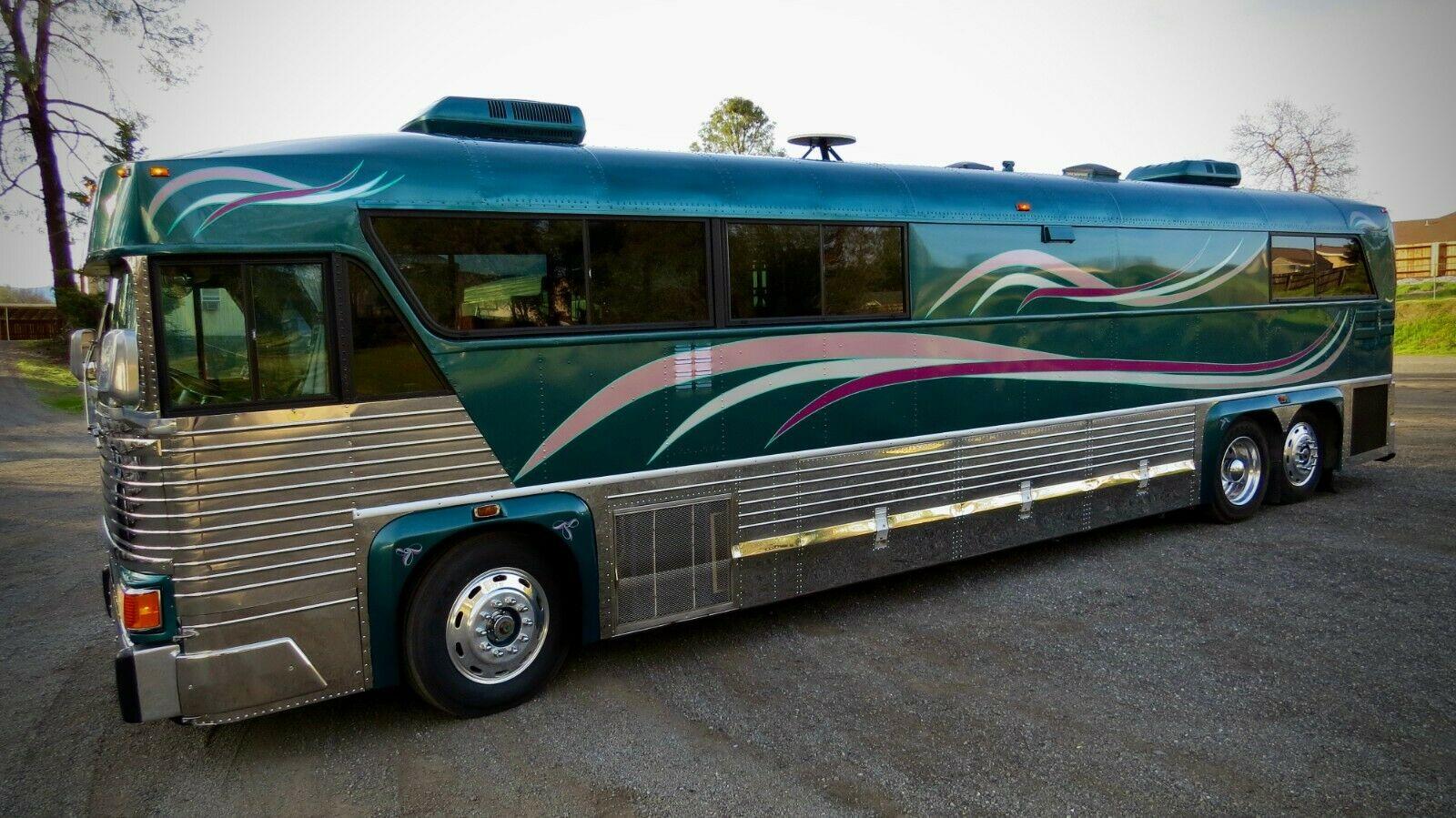 1969 MCI MC7 Bus Conversion a true Masterpiece of Vision and ...