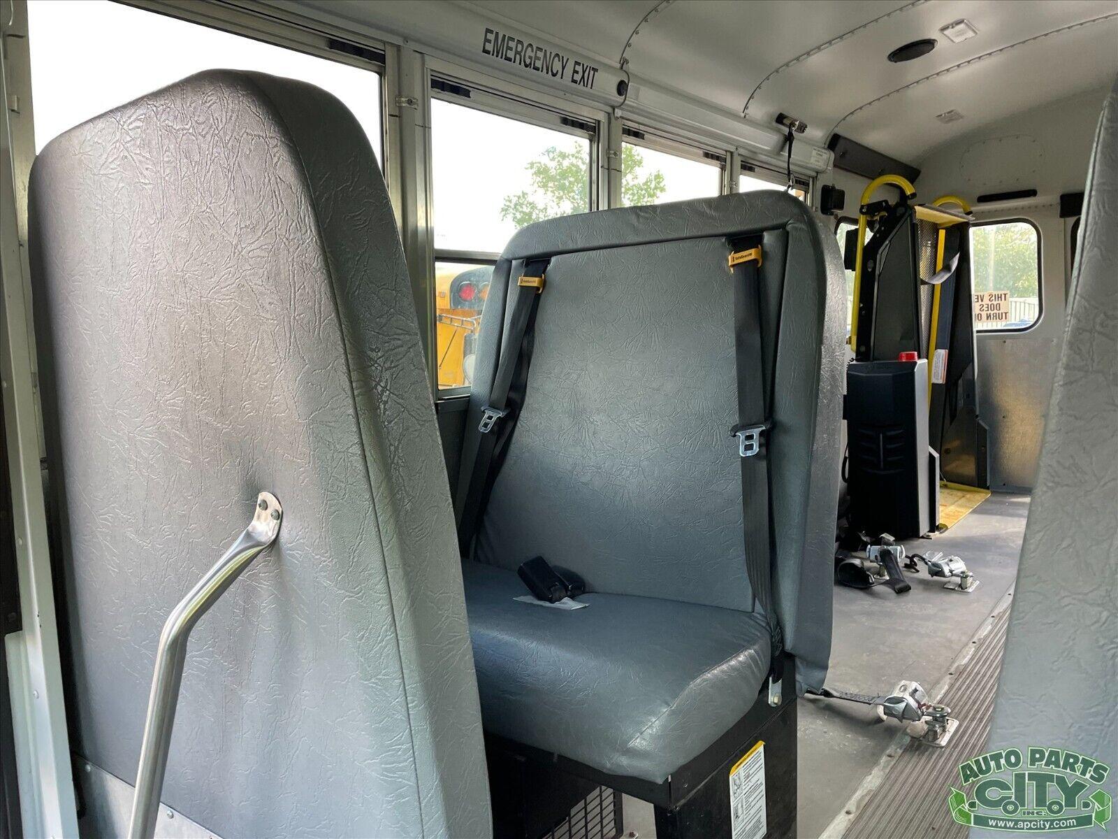 2009 Chevy Express 3500 Wheelchair Handicap LIFT Short School BUS 6.0L ...