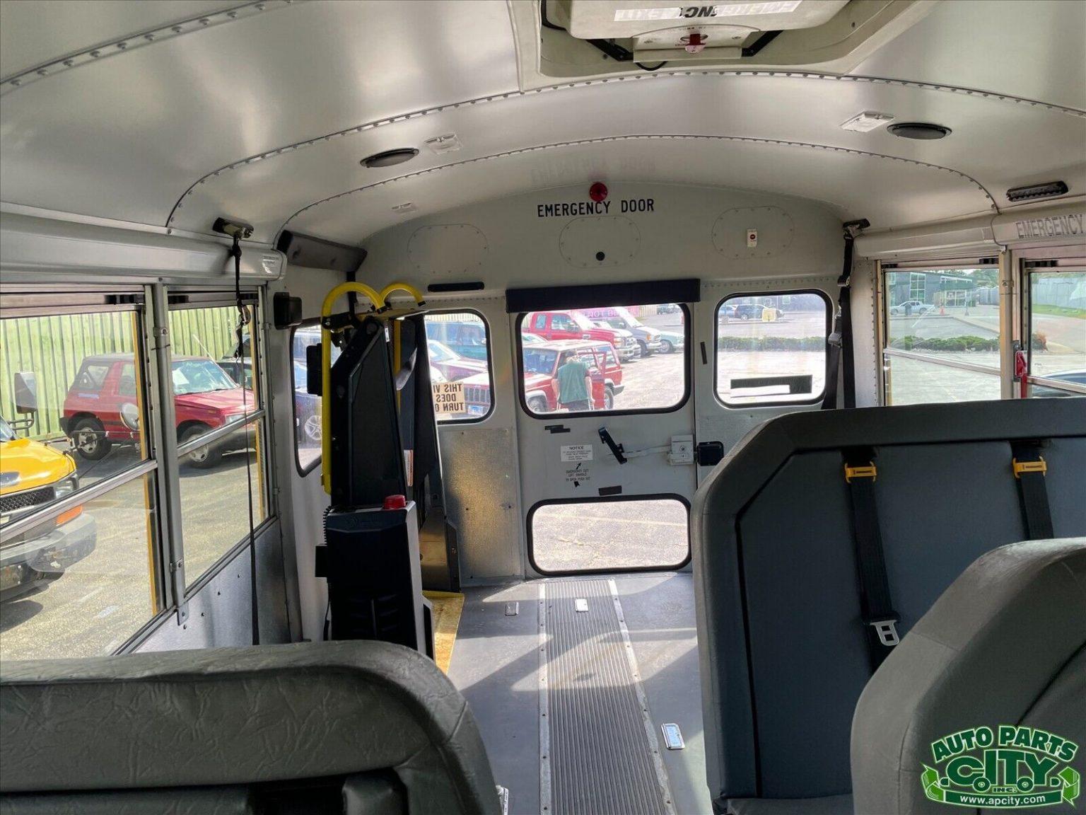 2009 Chevy Express 3500 Wheelchair Handicap LIFT Short School BUS 6.0L ...