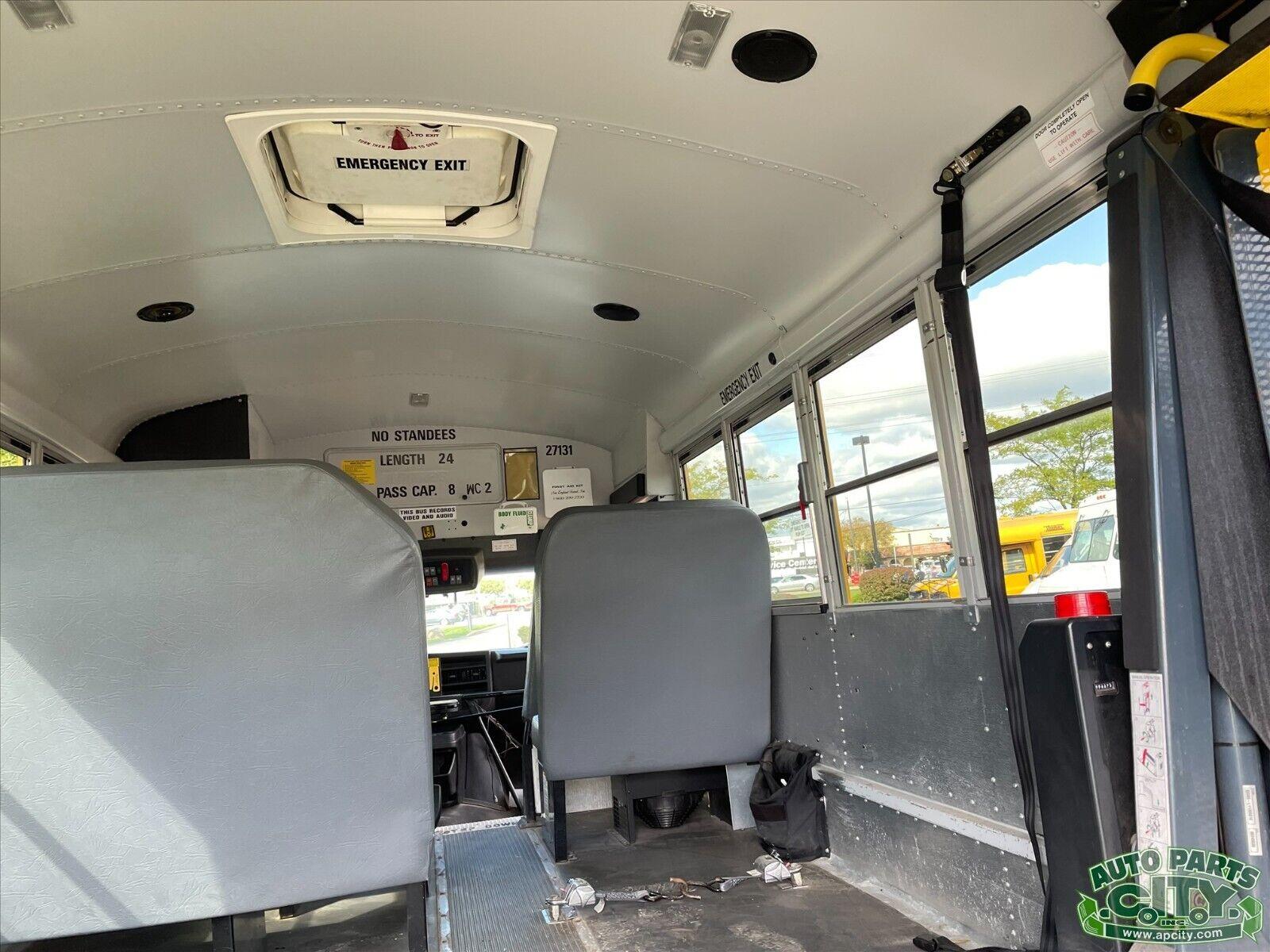 2009 Chevy Express 3500 Wheelchair Handicap LIFT Short School BUS 6.0L ...