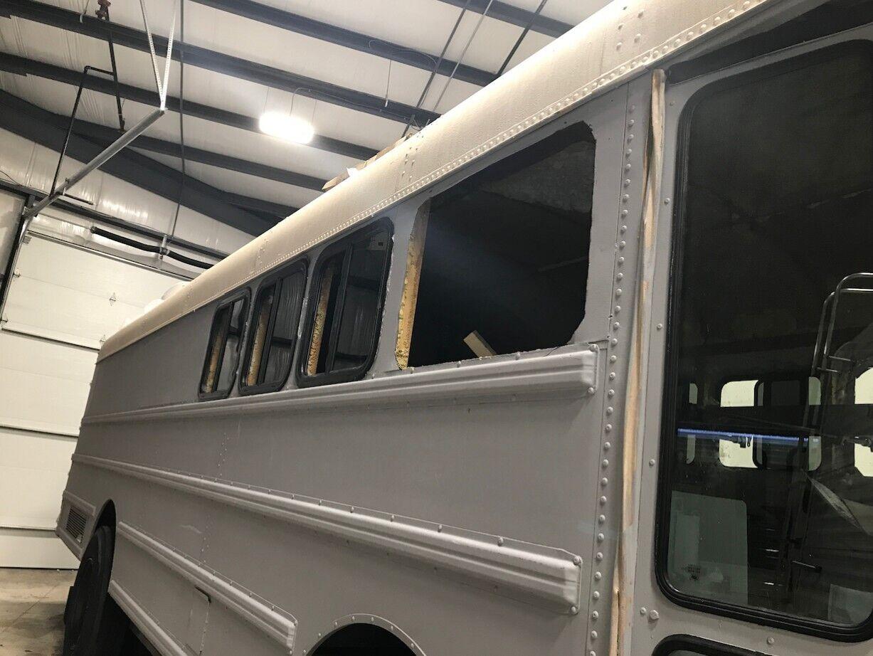 2001 International AmTran School Bus – 28ft for sale