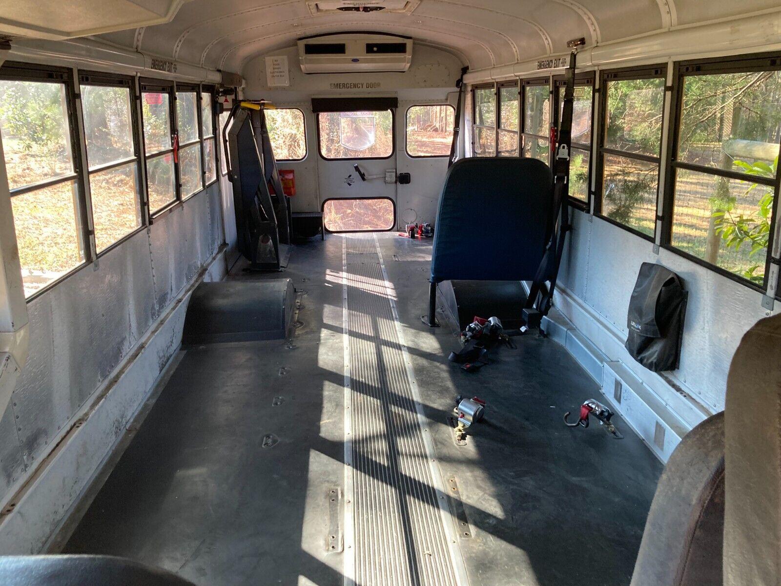 2006 International Freightliner Thomas Built FS65 school bus for sale