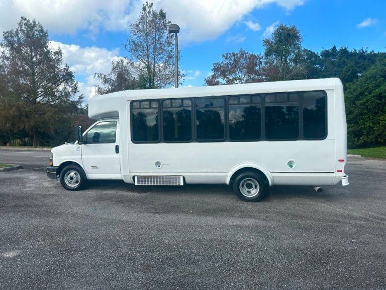 2012 Chevrolet Express 4500 Shuttle Bus With Wheelchair Lift 6.6L ...